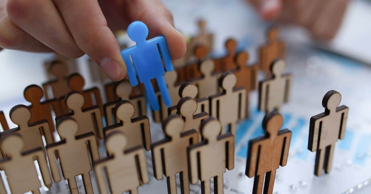 Menggunakan Recruitment Agency