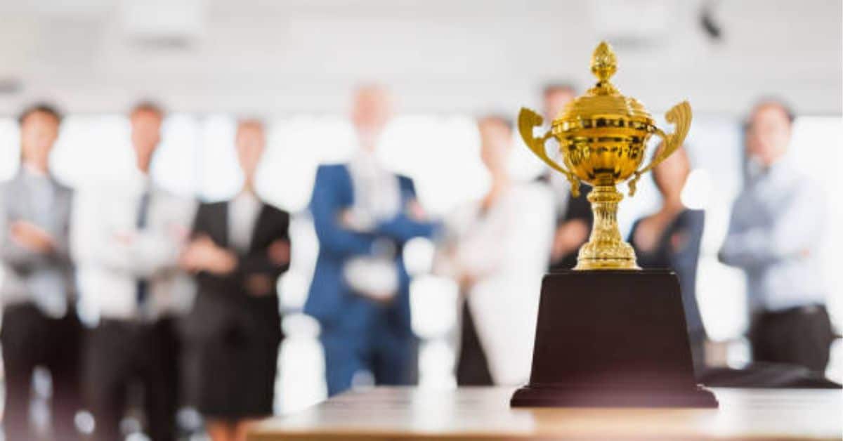 4 Jenis dan Manfaat Sistem Reward dalam Perusahaan - GajiGesa