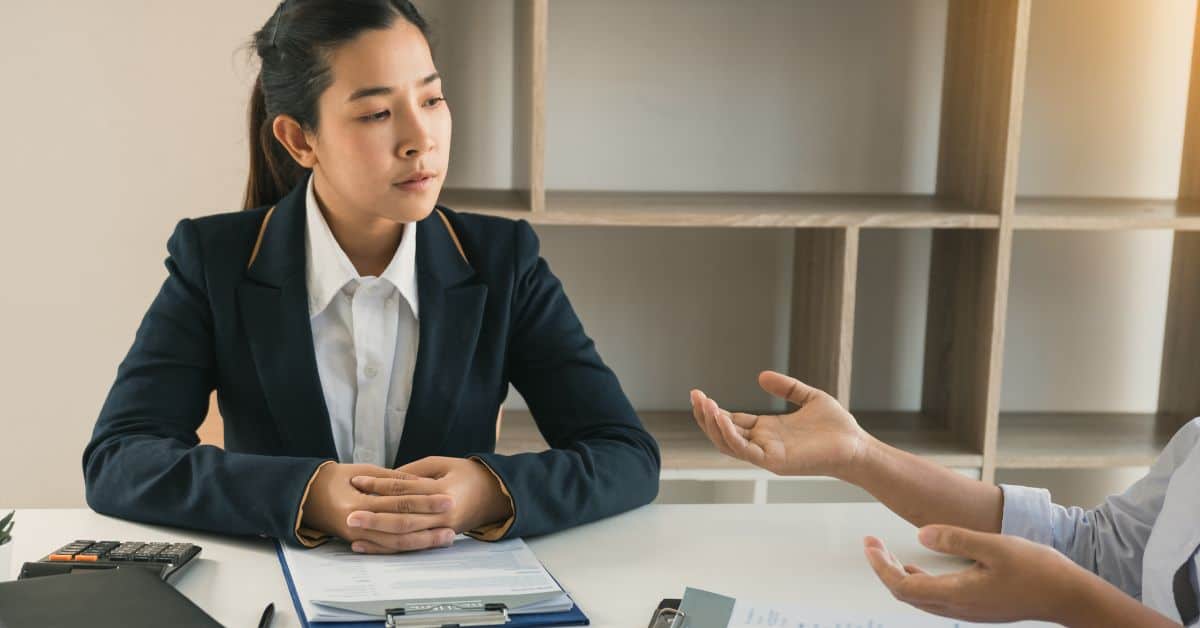 Exit Interview: Definisi dan 5 Contoh Pertanyaannya - GajiGesa