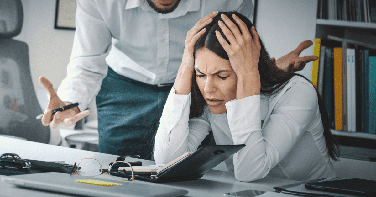 5 Ciri Lingkungan Kerja Toxic yang Perlu Diketahui HR - GajiGesa